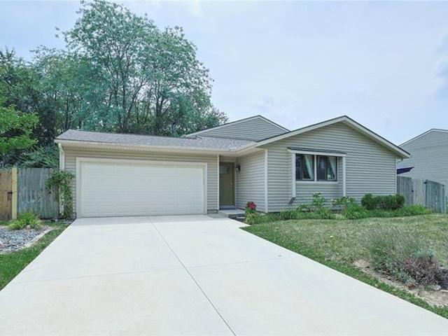 5932 Pine Glen Ln, Dayton, OH 45424
