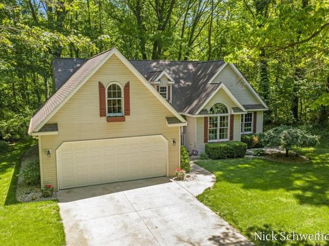 5932 Wilderness Trl, Hamilton, MI 49419