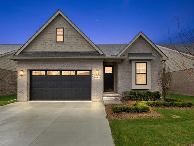 5932 Willow Grove Dr, Troy, MI 48085