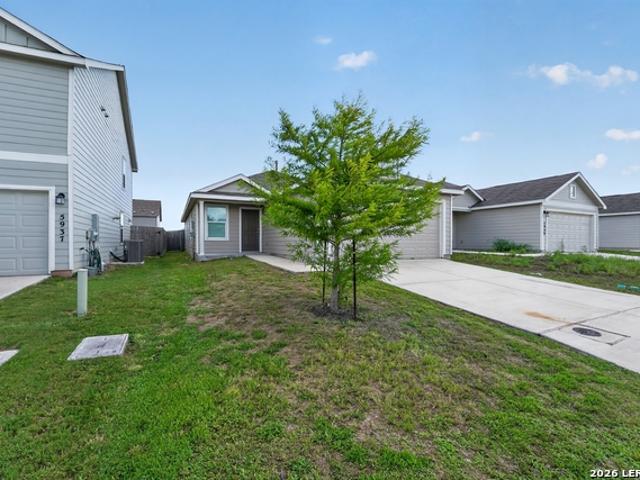 5933 Antonio Pl