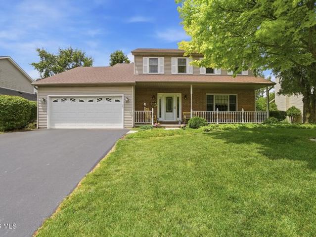 5933 Eaglewood Dr, Sylvania, OH 43560