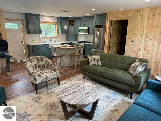 5933 SW Old Oak Trail