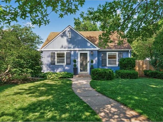 5933 York Ave S, Edina, MN 55410