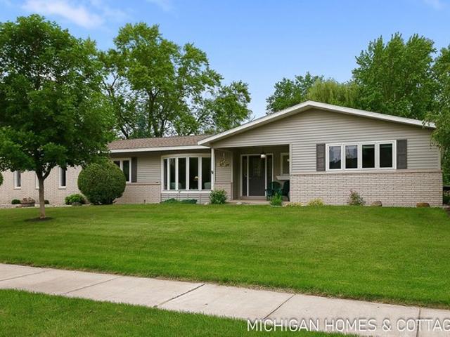 593 Alice Ave, Zeeland, MI 49464