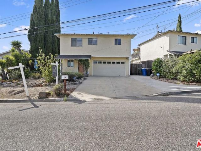 593 Benson Way