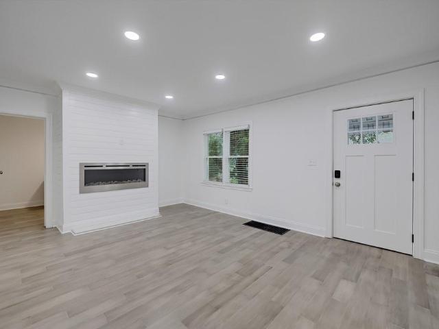 593 Lynnhaven Drive SW