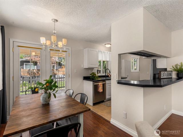 593 Rolfs Place