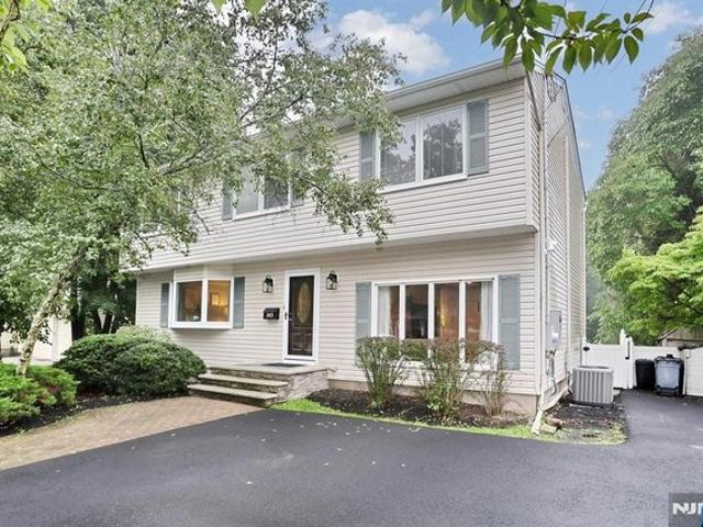 593 Westwood Ave, River Vale, NJ 07675