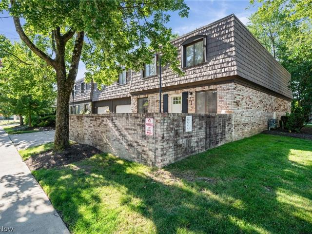 593 Tollis Pkwy 4 32