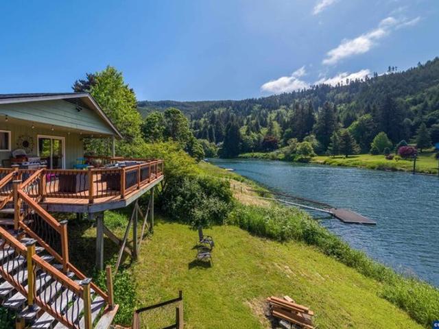 5944 S River Loop, Lincoln City, OR 97367