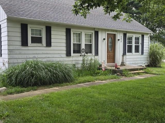 5944 Troy Rd, Springfield, OH 45502