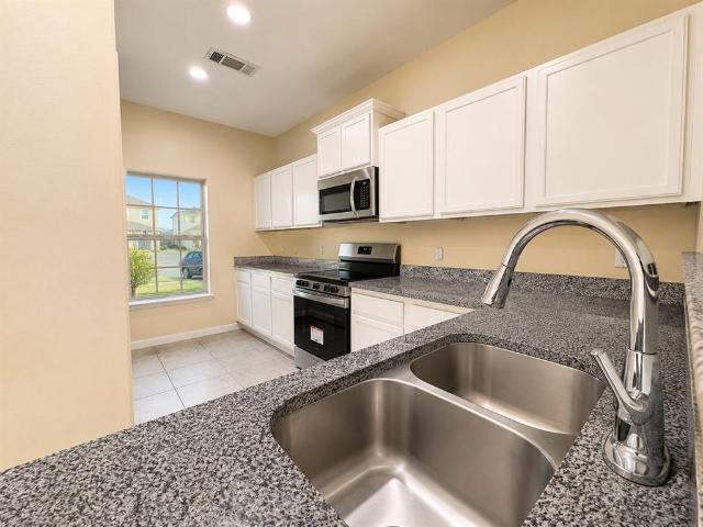 5945 Obsidian Creek Drive
