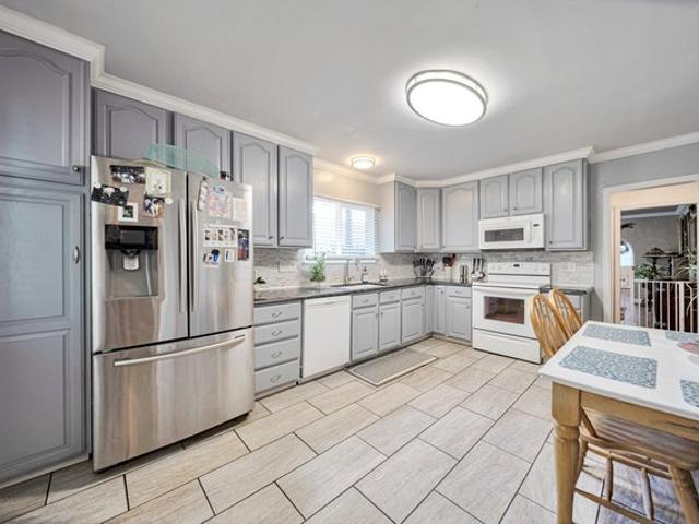 5946 S Highland Dr, Holladay, UT 84121