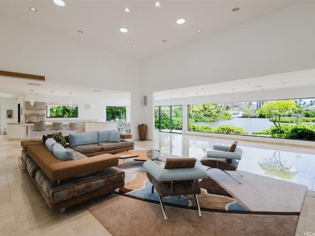 5949 Kalanianaole Highway #A, Honolulu, US, HI