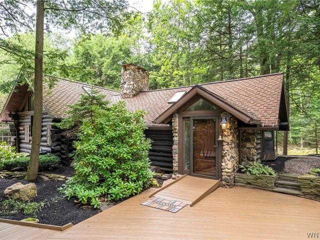 5940 Herman Hill Rd, Orchard Park, NY 14127