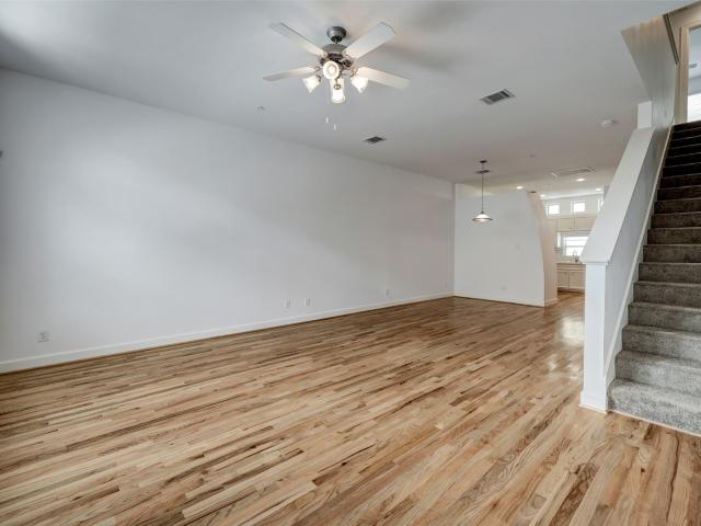 5941 S Loop E Fwy, Unit 1002, Houston, TX 77033 | MLS #25136