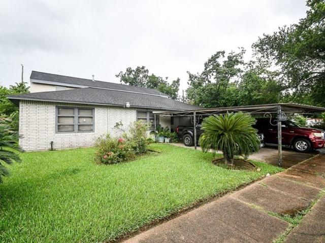 5942 Pershing St, Houston, TX 77033