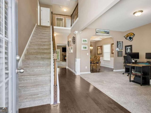 5943 Lexington Way