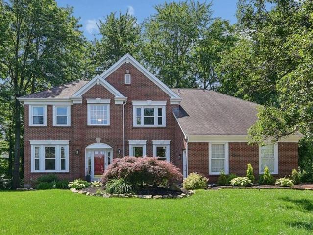 594 Belle Meade Farm Dr, Miami Township, OH 45140