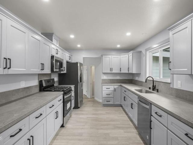 594 S La Luna Ave, Ojai, CA 93023 | MLS #V1 35903VC