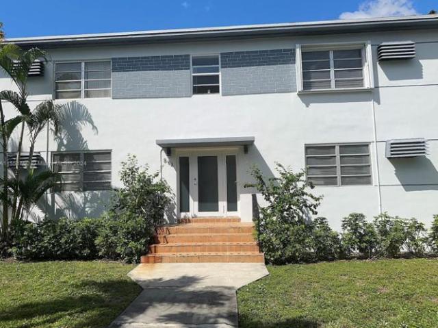 594 SW 10th St #101, Miami, FL 33130