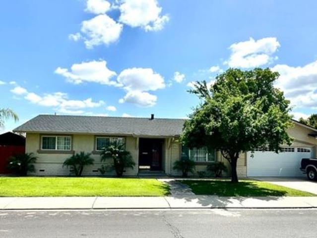 594 Parkwood Dr, Manteca, CA 95336
