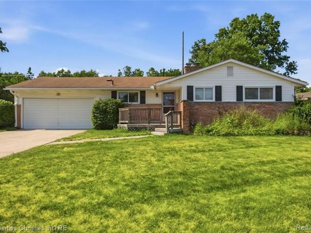594 Provincetown Rd, Auburn Hills, MI 48326
