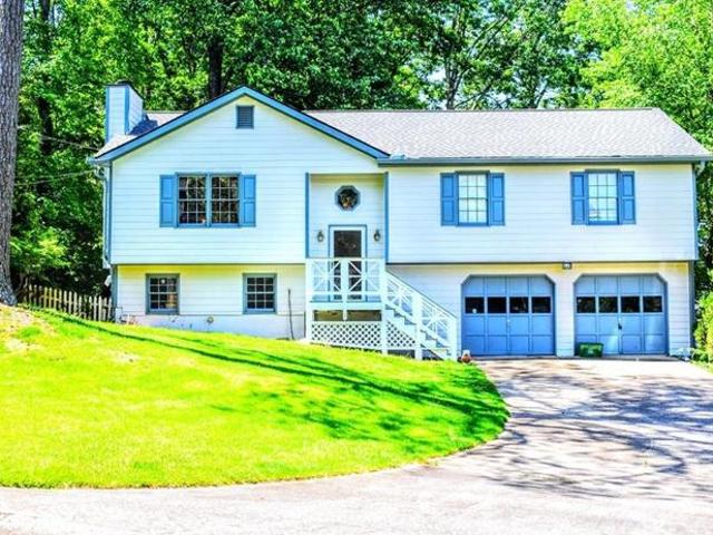 5955 Branden Hill Ln, Buford, GA 30518