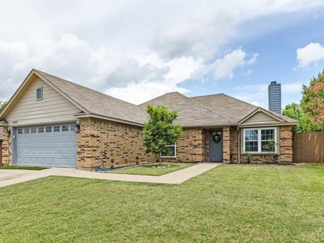 5957 Sundown Dr, Watauga, TX 76148