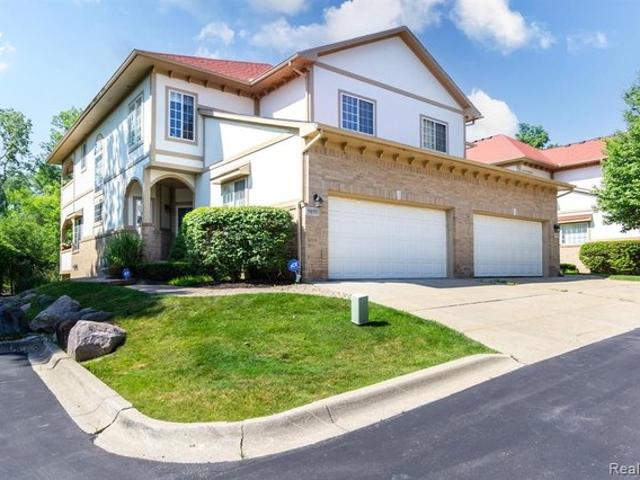 5959 Bella Vista Dr, West Bloomfield Township, MI 48322