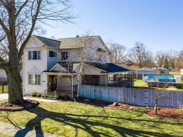 5959 Highview St, Dearborn Heights, MI 48127