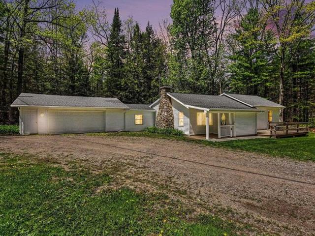 5950 Mark Dr, Hale, MI 48739