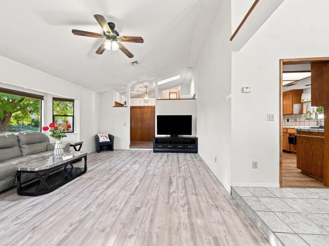 5950 Mountain View Drive