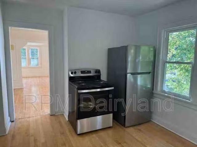 59511490 3323 N 17th St
