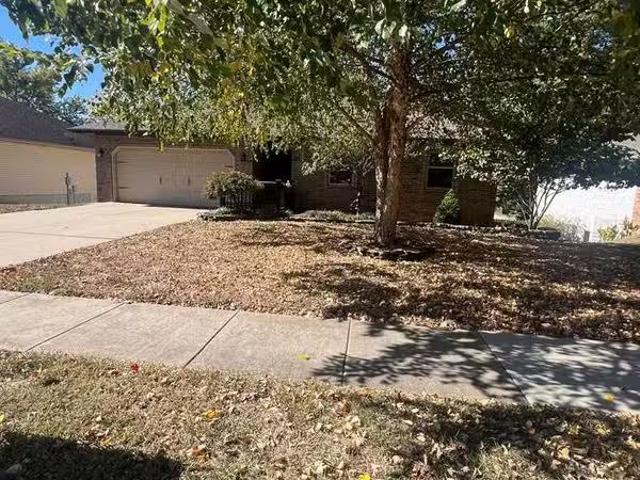 59526997 4325 S Hemlock Ave