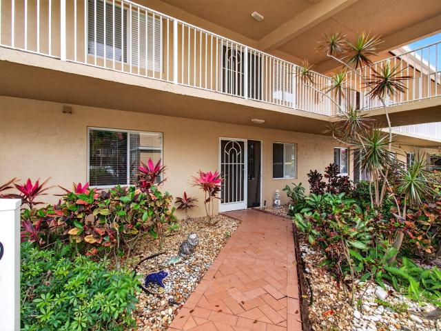 5952 Regal Glen Dr, Unit 104, Boynton Beach, FL 33437 | MLS #B26003