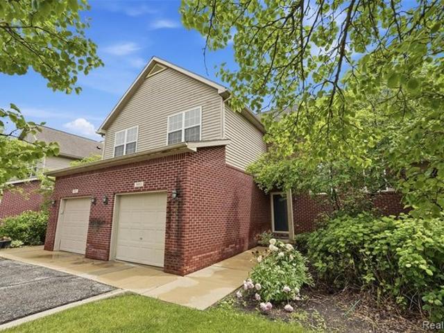 5953 High Point Ct Unit 29, Brighton Township, MI 48116
