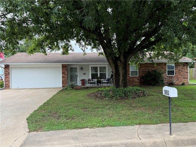 5953 Walden St, Lowell, AR 72745