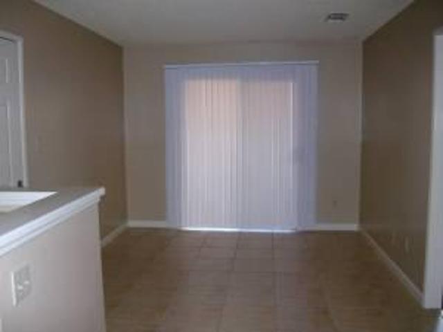$595 / 1br 1208 Fairview Rd. large washer and dryer included NICE NEIGHBORHOOD map