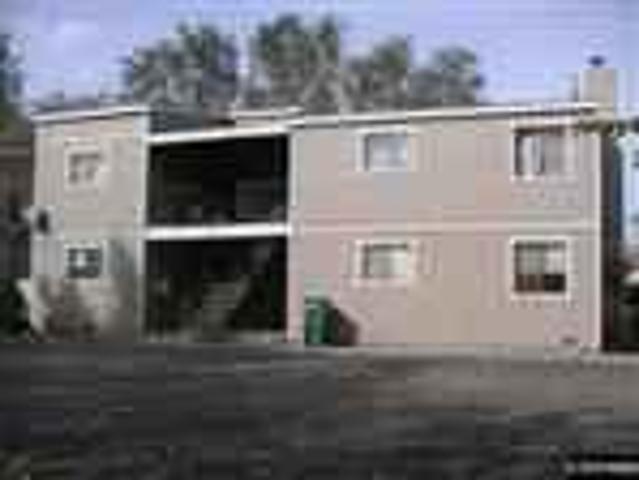 $595 / 2br Huge 2 bed 1.5 bath 3968 Neil #D