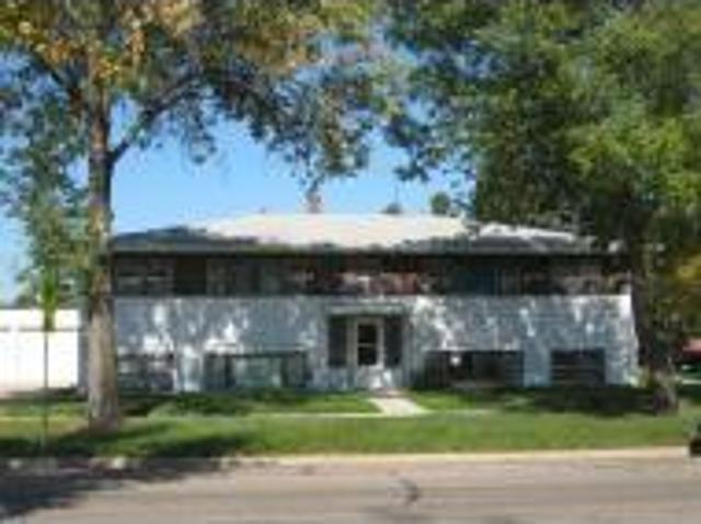 $595 / 2br Pet Friendly Apartment with Hardwood Floors & GARAGE 701 29TH AVE. NORTH
