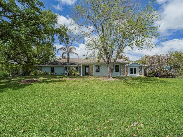 595 45th Ct, Vero Beach, FL 32968 | MLS #295650