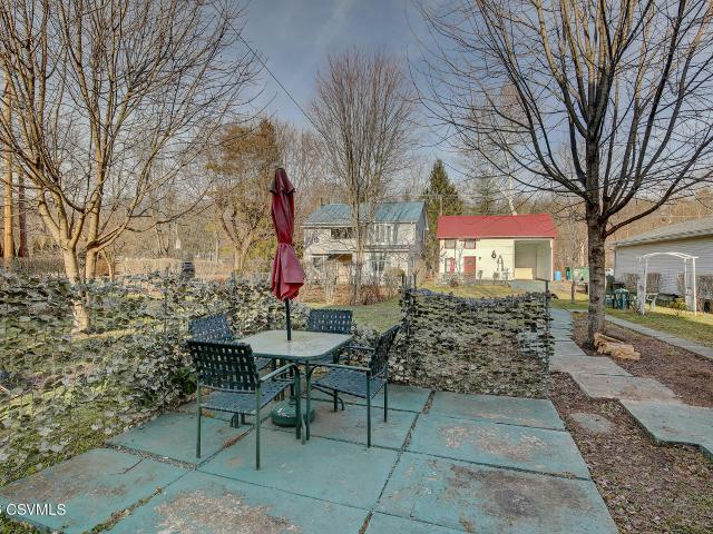 595 597 W MAIN Street