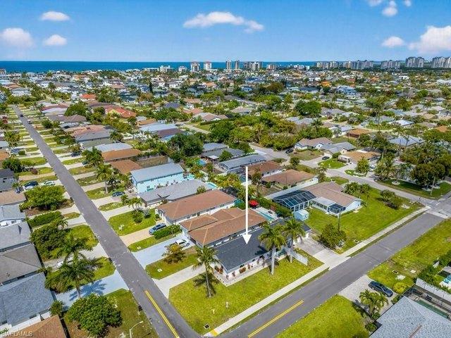 595 99th Ave N, Naples, FL 34108