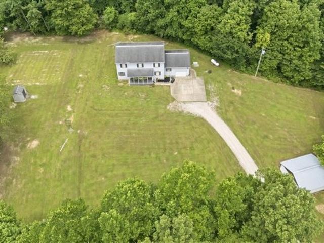 595 California House Rd, Petroleum, WV 26161