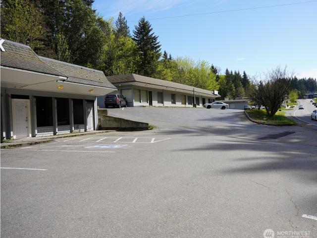 595 Bethel Avenue SE
