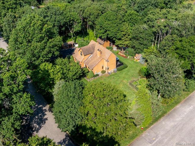 595 Greenfields Lane
