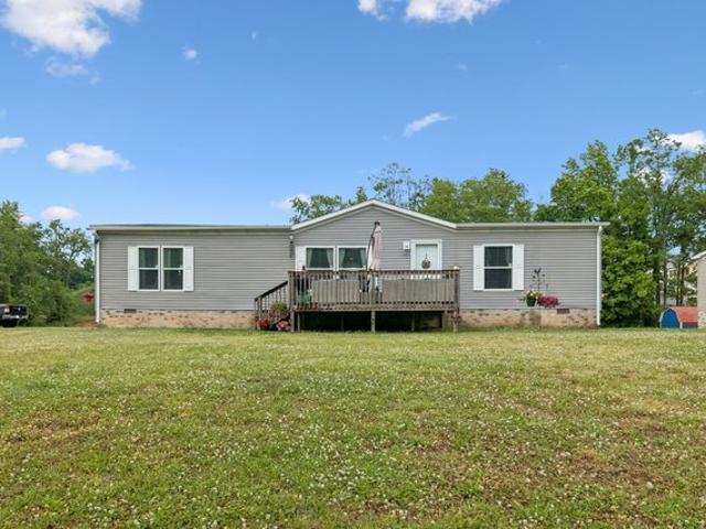 595 Days Rd, Lafayette, TN 37083