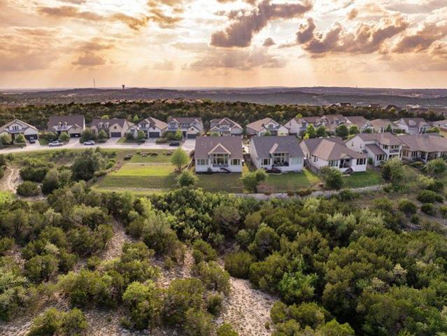 595 Dayridge Dr, Dripping Springs, TX 78620