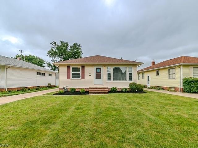 595 Dickerson Rd, Willowick, OH 44095